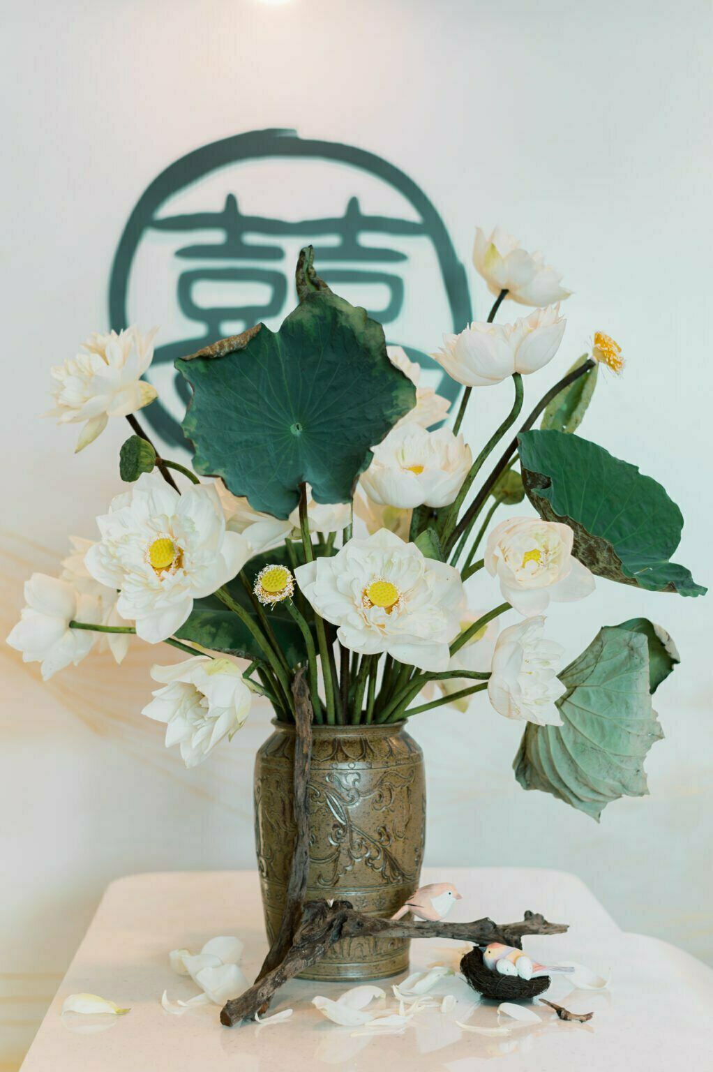 Sen Tịnh - A serene lotus-themed traditional ceremony